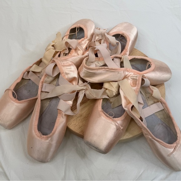 Suffolk | Shoes | Ballet Pointe Shoes Craft Projects Dead Not Danceable ...